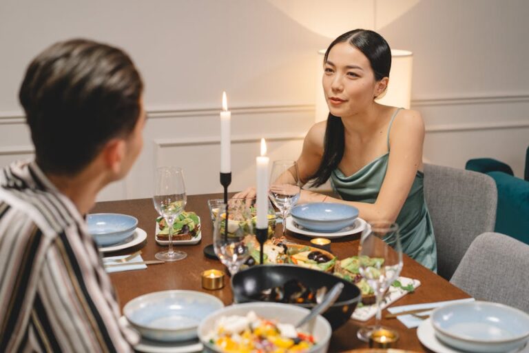 Idées de looks femme pour un dîner chic et stylé | Eliane & Lena